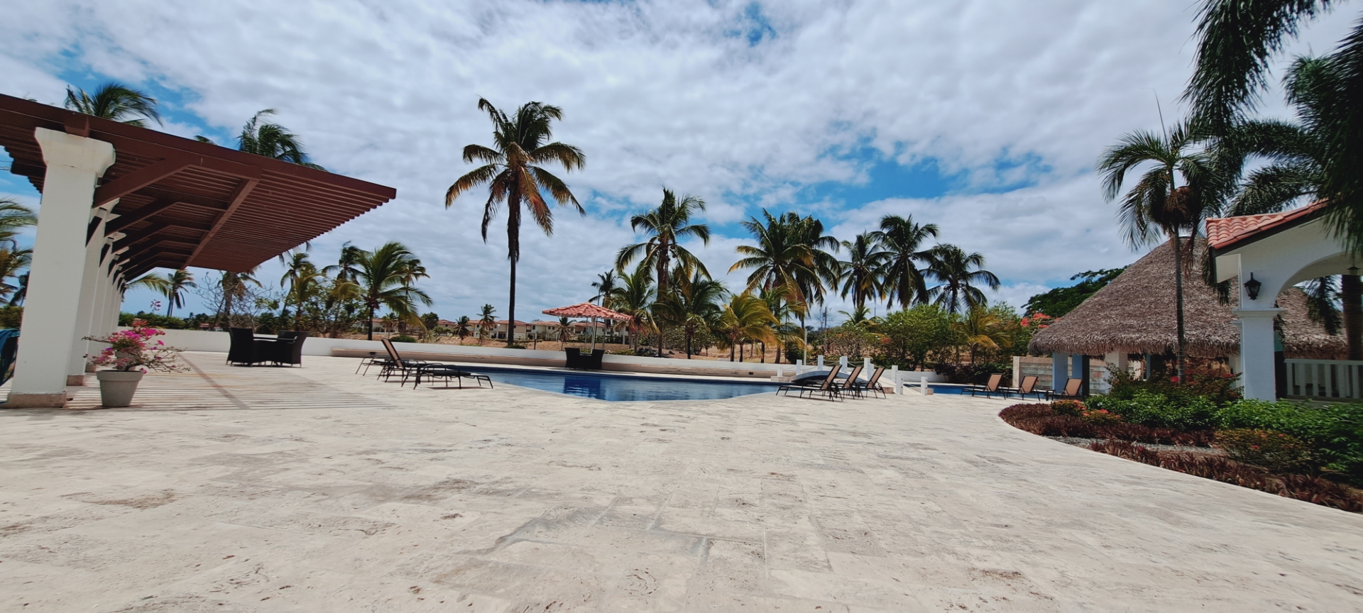 OCEAN VIEW APARTMENT FOR SALE IN ISLAMAR, PH SABOGA, VISTA MAR BEACH ...